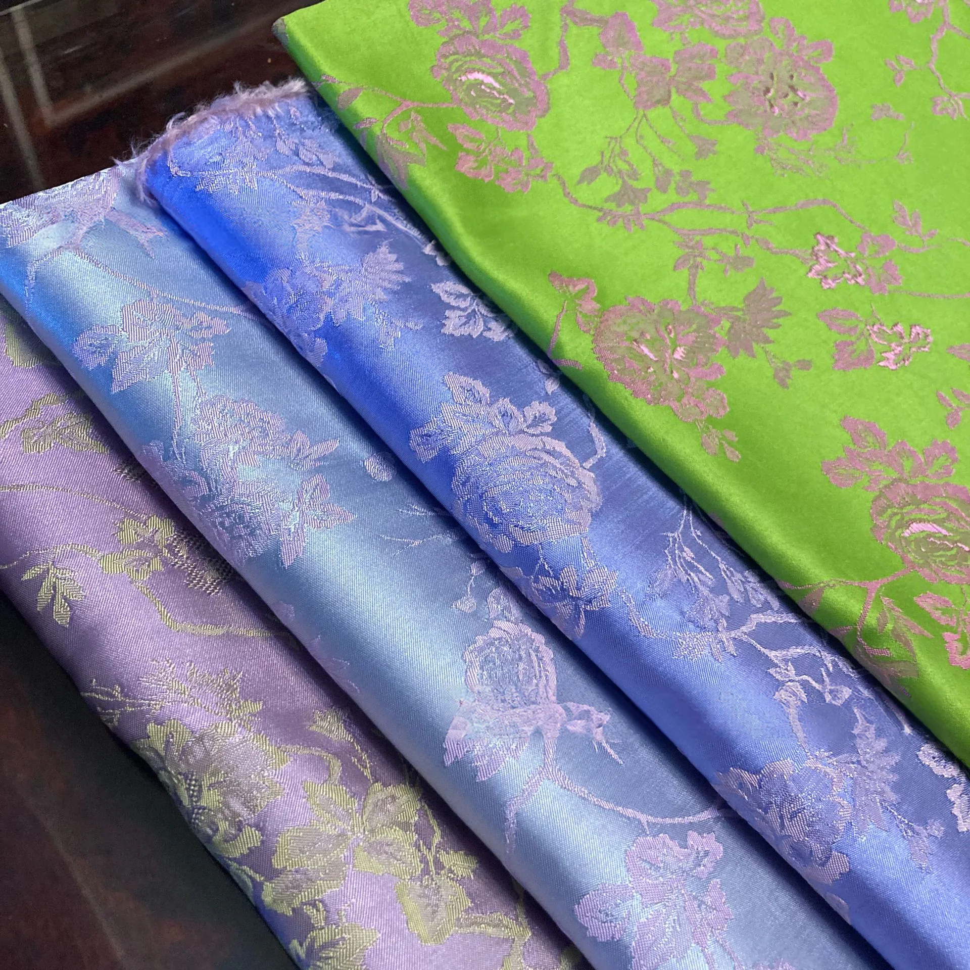 Dual Color Jacquard Satin Crafts Fabric with Flower Branch Pattern ...
